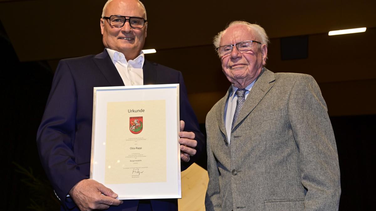 Otto Rapp wird für sein Engagement in St. Georgen mit der ...