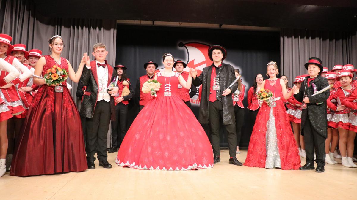 Faschingsauftakt in Mittelneufnach: Neufnarria startet mit Krönungsball