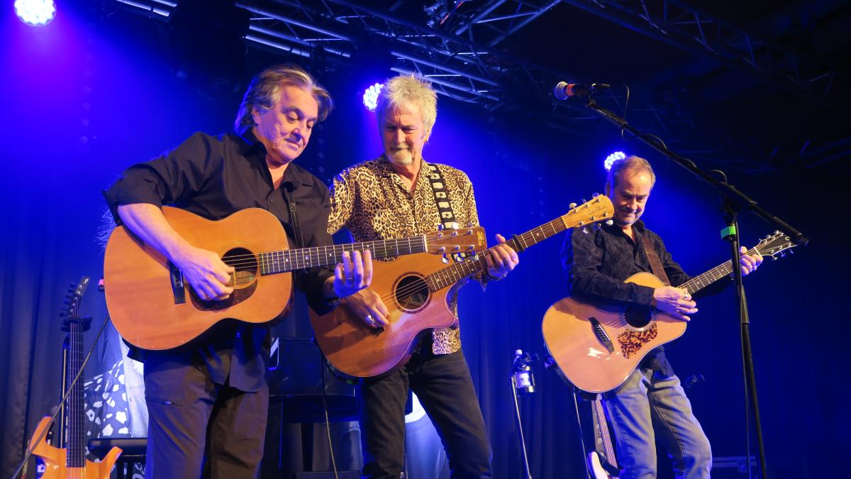 Frontm3n begeistern in der Kemptener Kultbox mit Hits von den Hollies ...