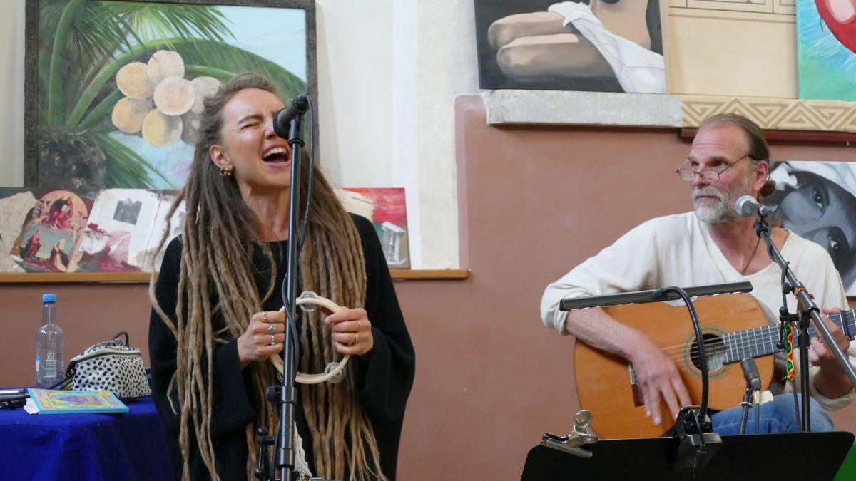 Arnstein: Irische Volksmusik in ehemaliger Synagoge in Arnstein: Duo ...