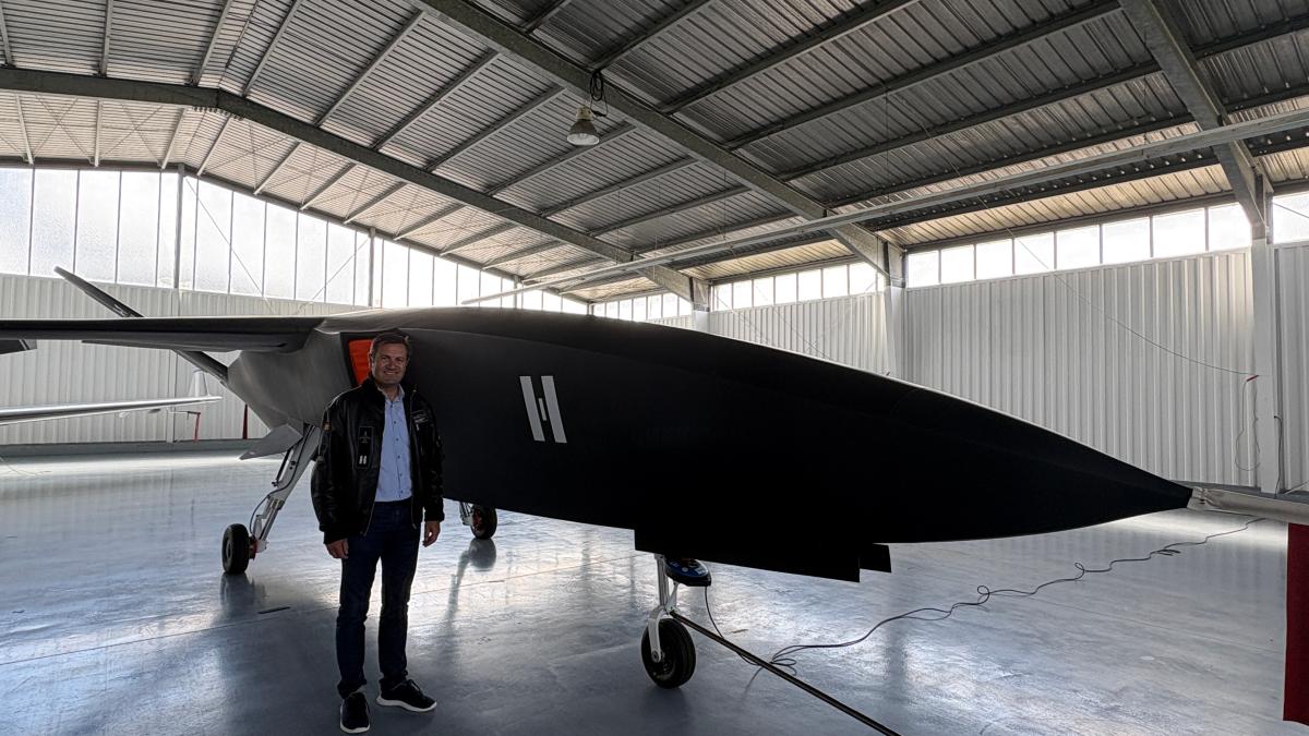 KI-Rüstungsfirma Helsing investiert 18 Millionen Euro in Grob Aircraft ...