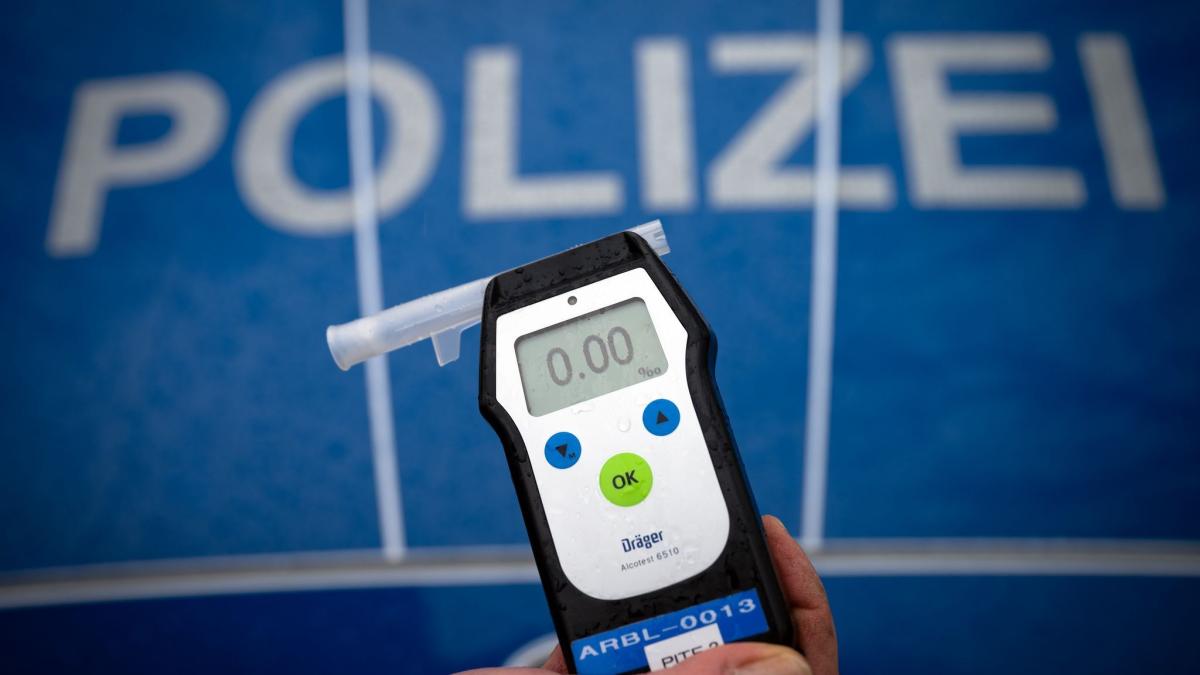 Verkehrskontrolle in Dasing: Autofahrer mit 0,78 Promille im Blut unterwegs