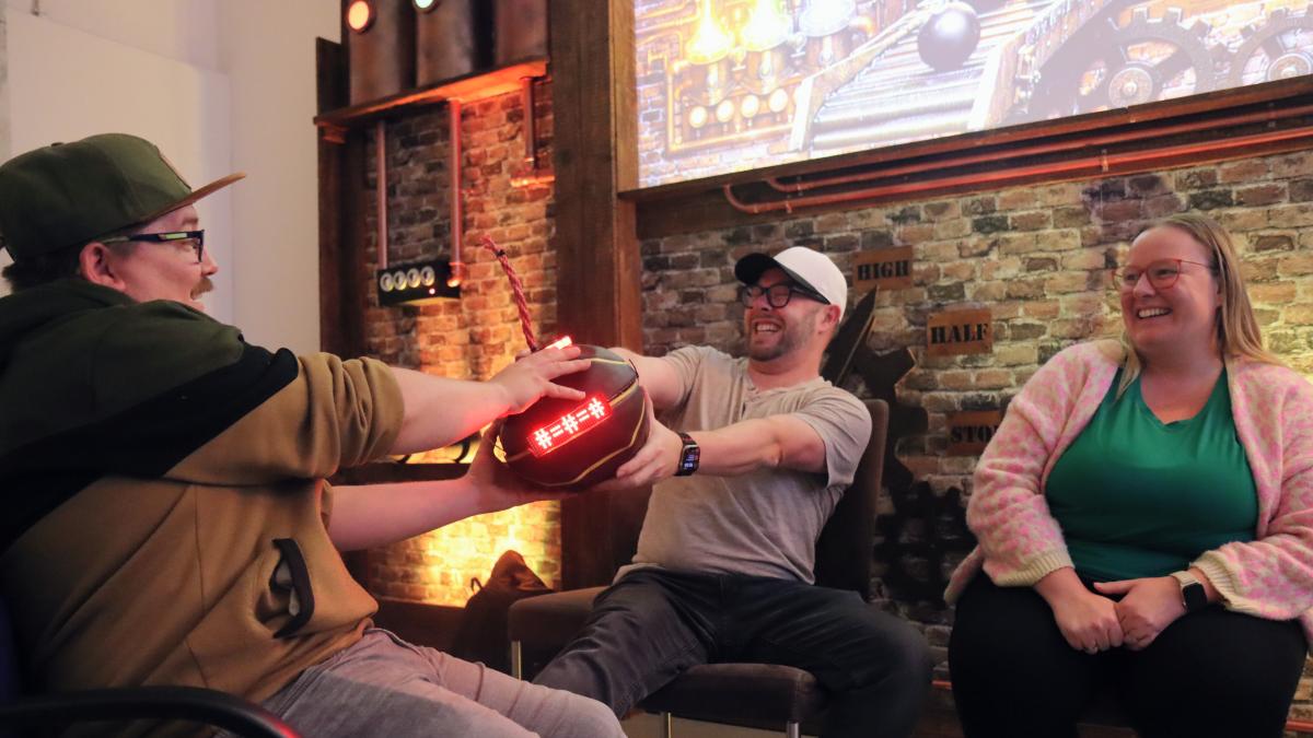 Escape-Room in Sonthofen: Redaktion testet neuen Quiz-Raum LaBomba im ...