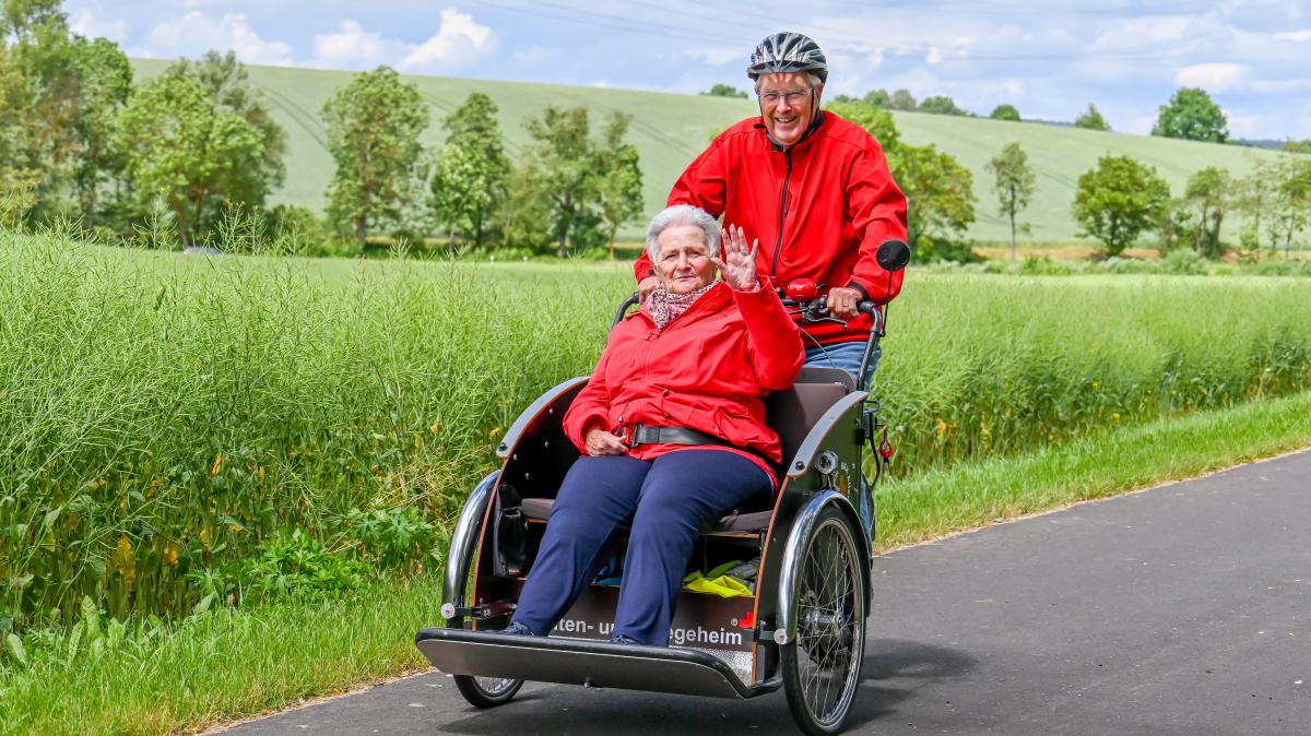 Bad Neustadt: Mit der Rikscha durch Rhön-Grabfeld: Im Fahrtwind werden ...
