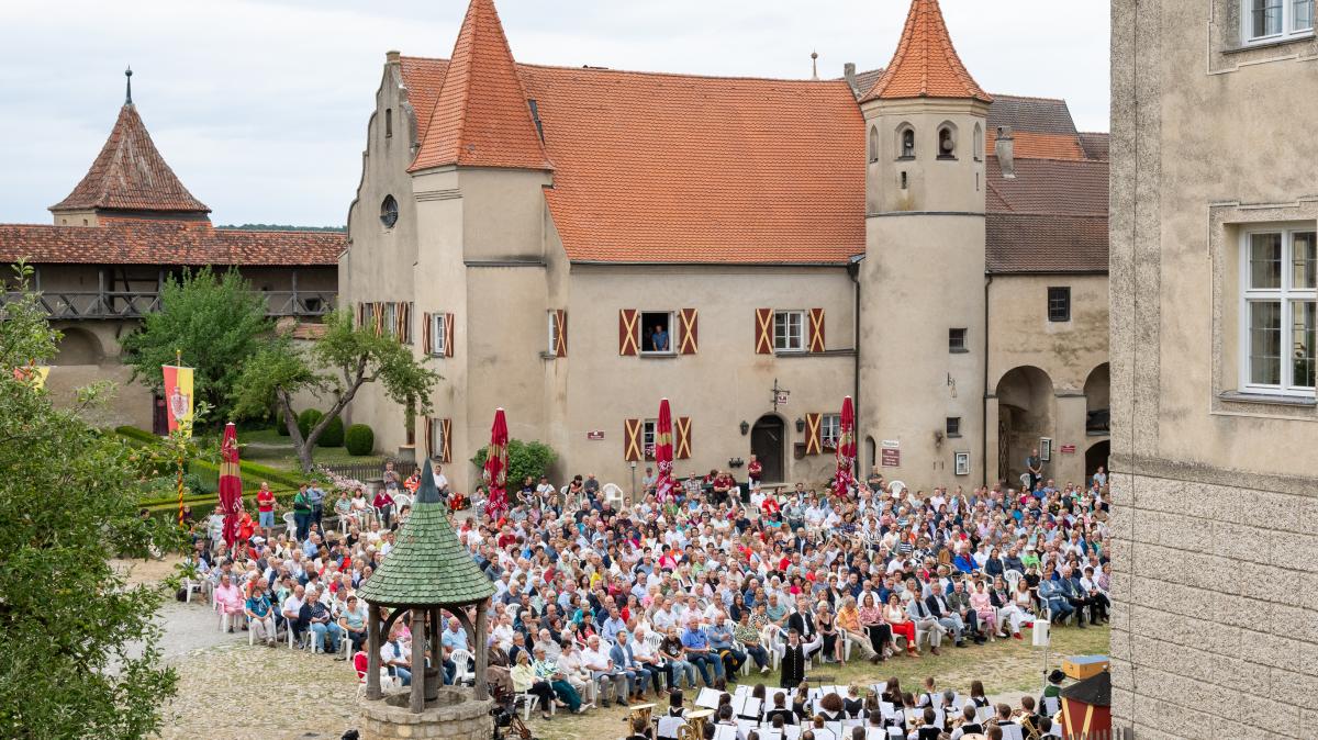Harburg: Harburger Serenade "Der Landkreis musikalisch vereint"
